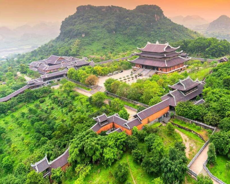 Hanoi: Ninh Binh Trip to Bai Dinh Pagoda, Trang An, Mua Cave - Mua Cave: Climb for the View