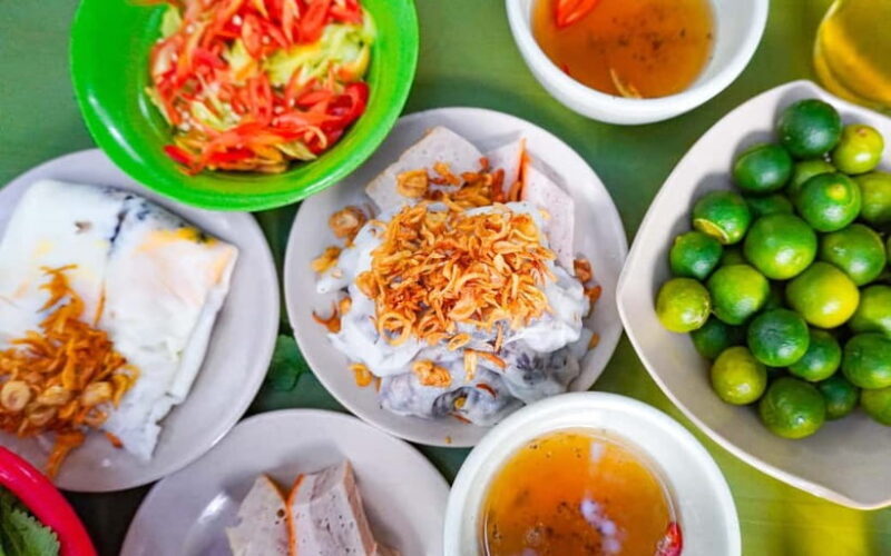 Hanoi: Old Quarter Evening Food Tour with Local Market Visit - Key Points