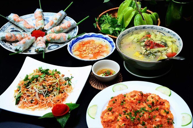 Hanoi Old Quarter Street Food Walking Tours with a Real Foodie - The Flavors and Stories Behind Hanois Street Food
