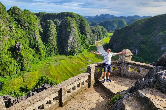 Hanoi: Private Day Tour Explore Trang An, Bich Dong & Mua Caves - Returning to Hanoi