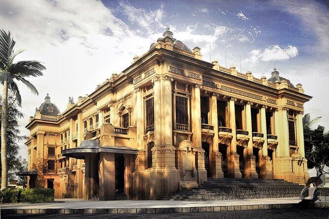 Hanoi Private Tour: Hoa Lo Relic, Train Street, All Highlights - The Presidential Palace and the Residence of Power