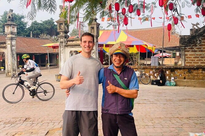 Hanoi: Private Tour to Van Phuc Silk & Duong Lam Ancient Village - Returning to Hanoi