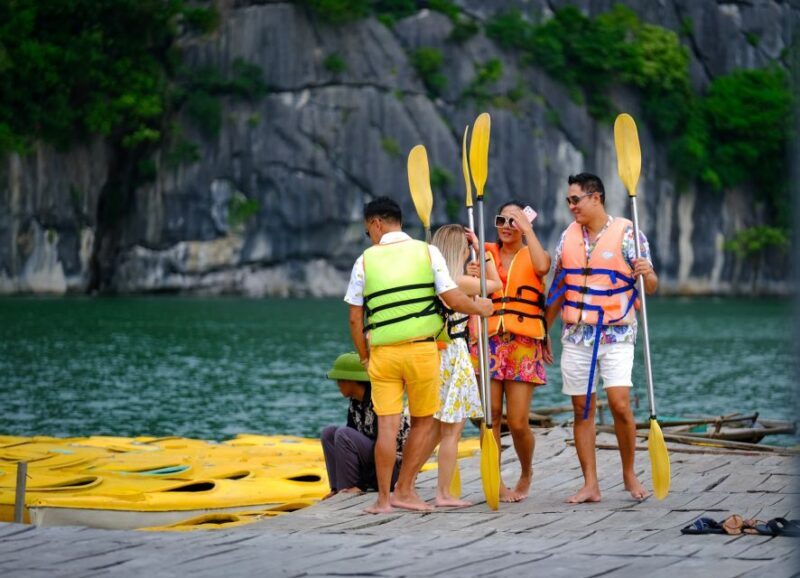 Hanoi: Roundtrip Halong Bay Islands, Caves, Kayaking & Lunch - Key Points