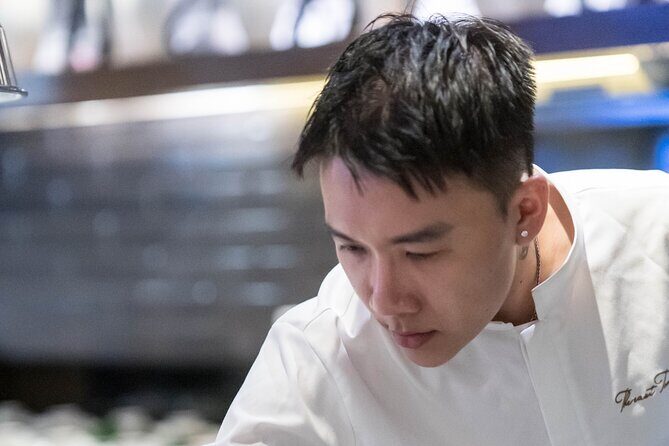 Hanoi Street Food Tour by Motorbike or Walking with Local Guide - Key Points