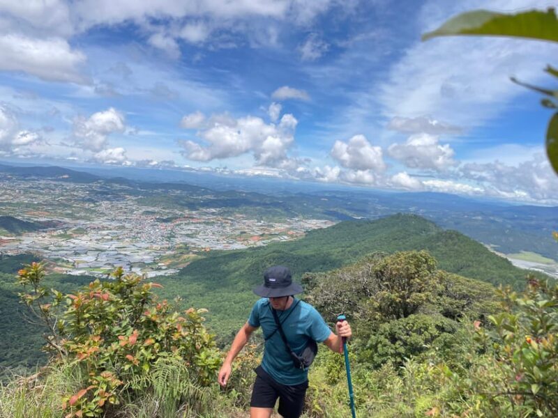 Hanoi to Halong Bay: TOP Luxury Cruise with Buffet Lunch - Gourmet Lunch with a View