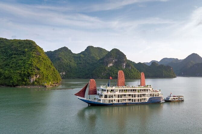 Hanoi to Lan Ha Bay 3-Day on Indochina Cruise - Key Points