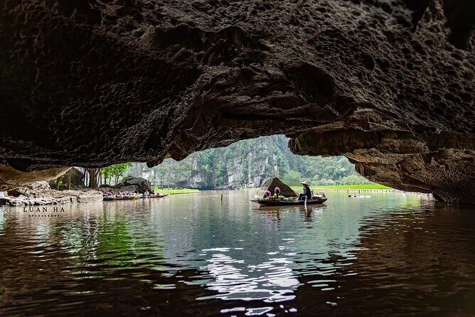Hanoi to Ninh Binh Day Trip: Mua Cave, Trang An Boat Ride - Lunch - Who Is This Tour Best For?