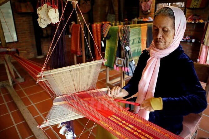 Hanoi to Van Phuc Silk & Duong Lam Ancient Village Private Tour - Why This Tour Stands Out