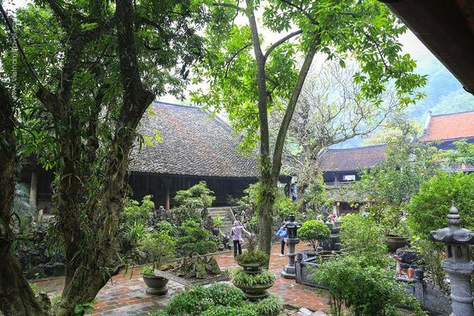 Hanoi Traditional Craft & Ancient Beauty (Day Trip) - The Charm of Duong Lam’s Alleyways