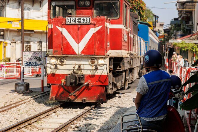Hanoi Vietnam Motorcycle Tour Package - Discovering Hanoi on a Vespa: A Highly Detailed Journey
