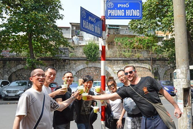 Hanoi Walking Food Tour Featuring Authentic Dishes - The Dining Experience