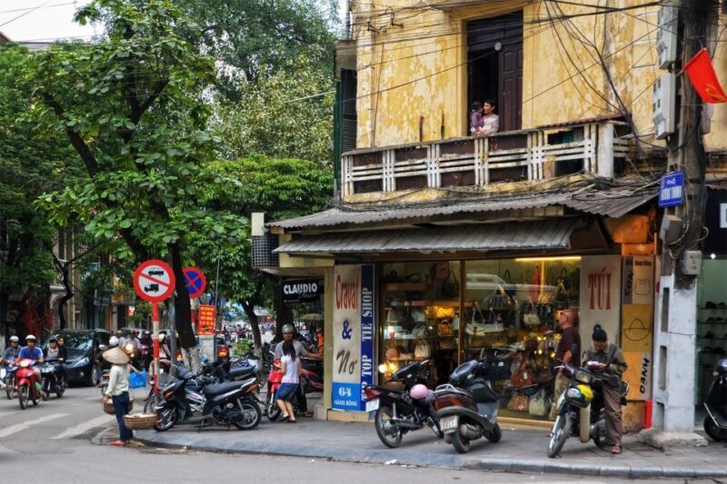 Hanoi: Walking Street Food Tour Small Group with Local Guide - Key Points