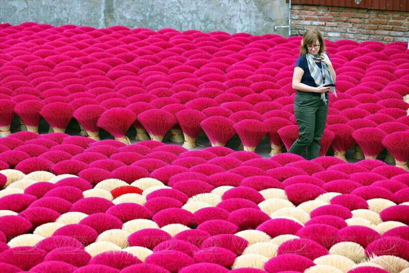 Hanoi's artisan trail:Incense Village,Hat,Lacquer & Train St - The Full Experience: What the Tour Looks Like