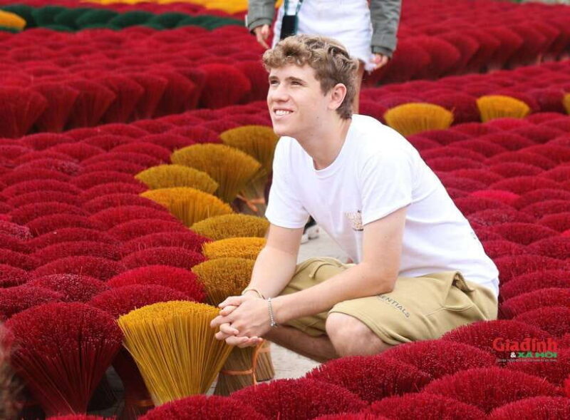 Hanoi's artisan trail:Incense Village,Hat,Lacquer & Train St - Authentic Experiences that Make a Difference