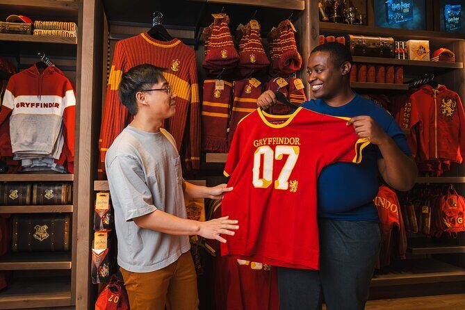 Harry Potter Shop Chicago: Confectionary Collection - Location and Setting: The Heart of Chicago’s Shopping District