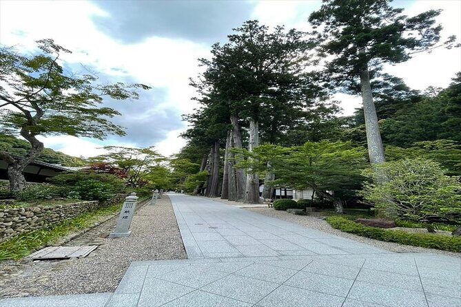 Hattasan and Horaibashi Bridge Guided Tour - Frequently Asked Questions