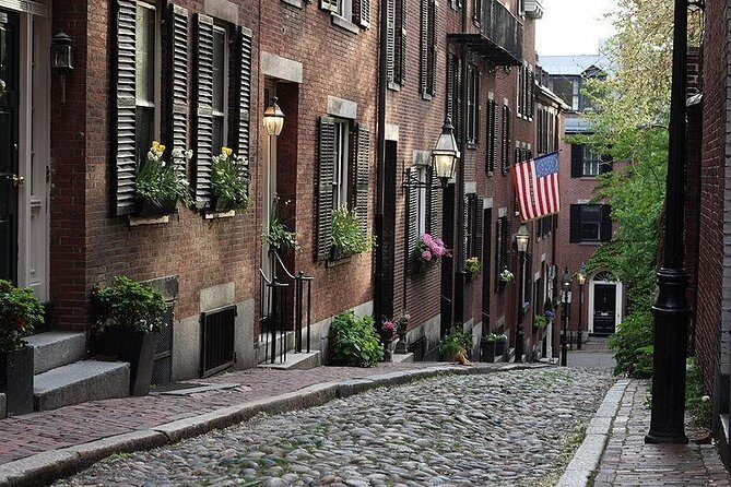 Haunted Boston Booze and Boos Ghost Walking Tour - Haunted Boston Booze and Boos Ghost Walking Tour: A Spooky Sip Through History