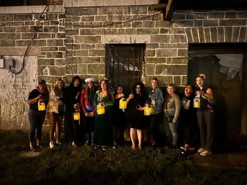 Haunted Oswego Tour - The Experience: Atmosphere, Guides, and Audience