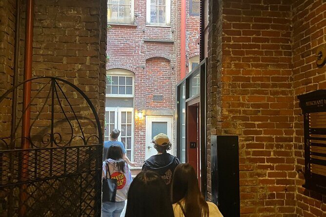Haunted Underground Shanghai Tunnel Tour with Brewery Tastings - Exploring Portland’s Underground Past