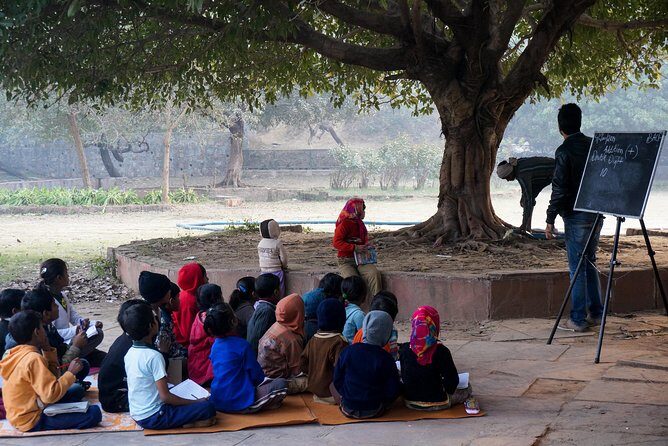 Hauz Khas Walking And Tasting Guided Tour - Exploring Hauz Khas: A Neighborhood of Contrasts