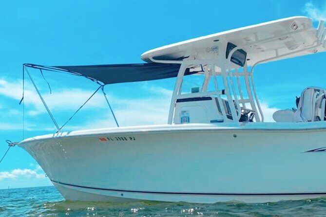 Have the best time in Miami aboard our SeaRay - Exploring Miami’s Coastline in Style