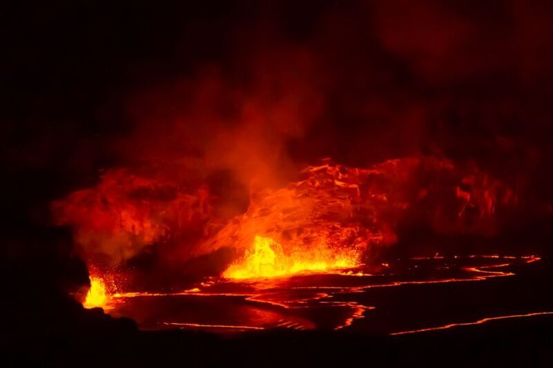 Hawaii: Big Island Volcanoes Day Tour with Dinner and Pickup - Experience the Big Island Like a Local: A Deep Dive into a Volcanoes, Beaches, and Coffee Tour