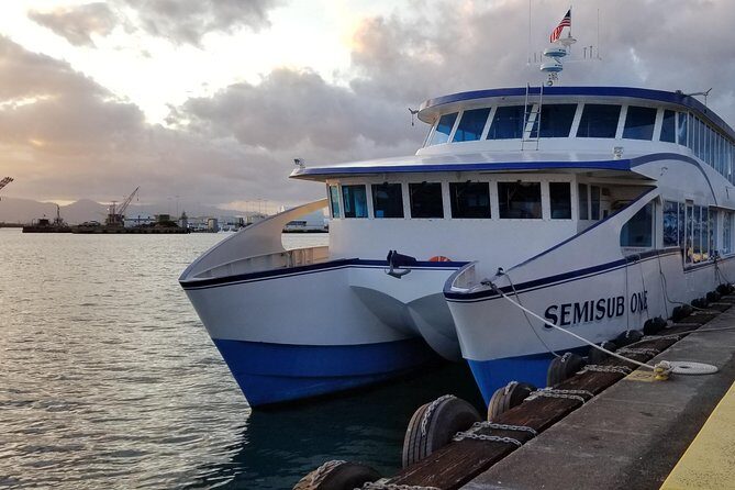 Hawaii Semisub Classic Friday Fireworks Dinner Cruise - An In-Depth Look at the Experience