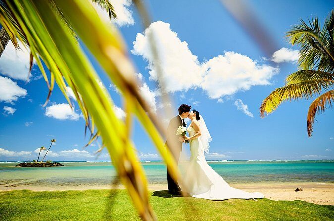 Hawaii Wedding Package - Décor and Permits: Adding a Touch of Elegance