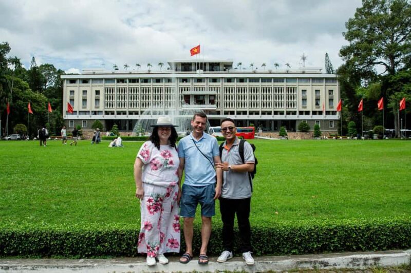 HCM: Half-day City Iconic Landmarks with Local Guide - Key Points