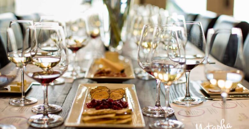 Healdsburg: Boutique Wine and Food Pairing Walking Tour - A Typical Day in Healdsburg