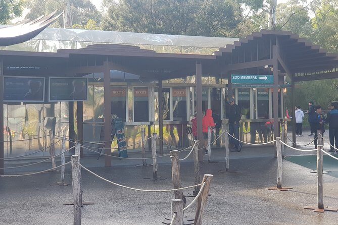 Healesville Sanctuary and Rayners Orchard Tour from Melbourne - Review Summary: What Travelers Can Expect