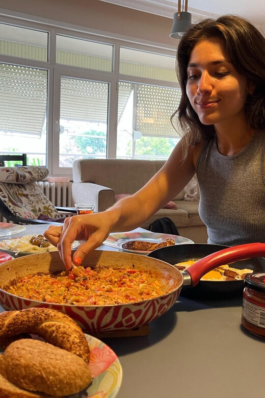Healthy Istanbul Morning: Yoga and Healthy Turkish Breakfast - Key Points