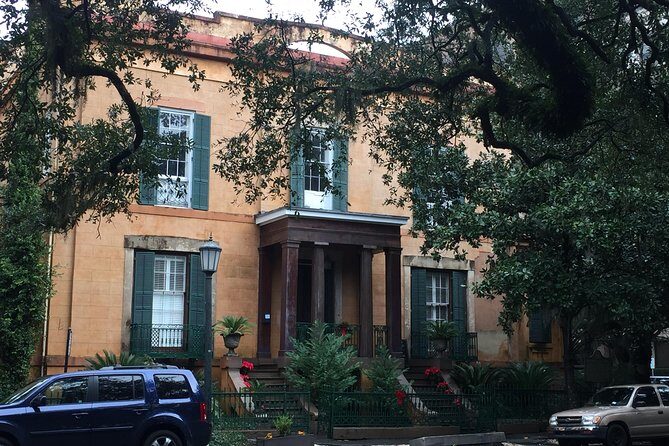 Heart of Savannah History Walking Tour - 2hr - An In-Depth Look at the Savannah Walk