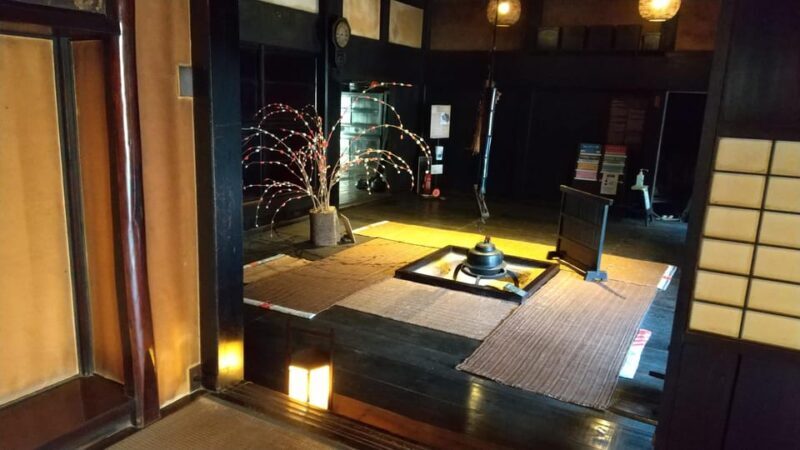 "Heart of Yokohama" Walking: Experience Hill Area - Starting Point: Motomachi Gate