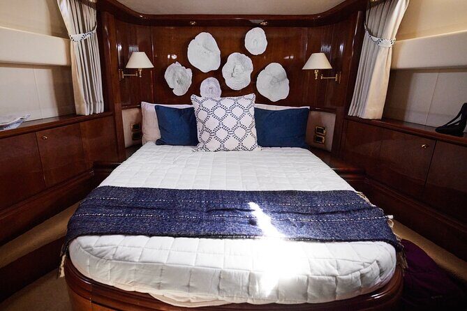 Heather Nikki 80 ft Italian Azimut Yacht Rental - FAQ