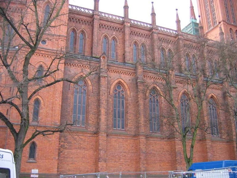 Heiße Quellen: Wiesbaden - Von den Römern bis heute - Discovering Wiesbaden’s Hot Springs: From Roman Origins to Modern Spa Elegance