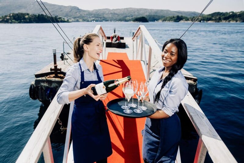 Helicopter + lunch at Cornelius Seafood Restaurant - Who Should Consider This Tour?