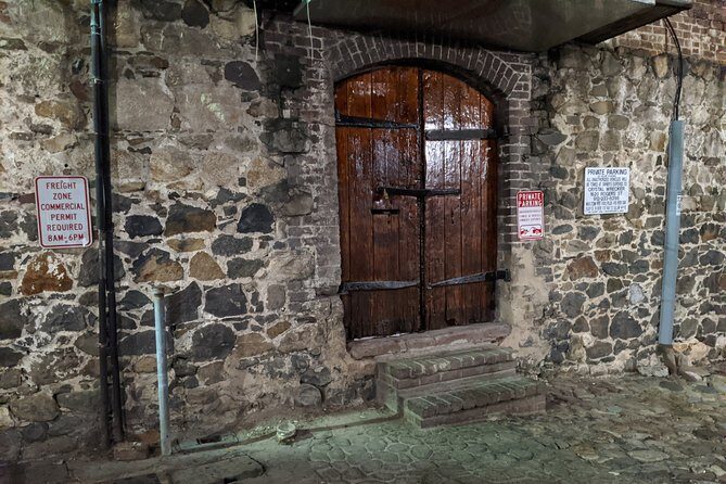 Hell Cat Ghost Tour - Savannah's Haunts and Horror - The Sum Up: Who Should Consider the Hell Cat Ghost Tour?