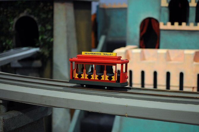 Hello Neighbor! The Mister Rogers Walking Tour! - FAQs