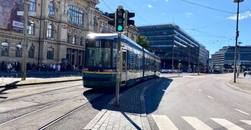 Helsinki: City Highlights and Suomenlinna Eco-Friendly Tour - Authentic Experiences and Highlights