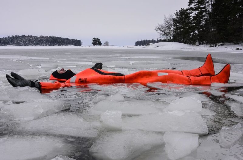 Helsinki: Floating Experience in a Survival Suit - A Detailed Look at the Helsinki Floating Experience