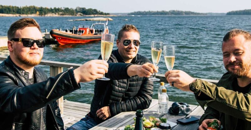 Helsinki: Helicopter and RIB Boat Adrenaline Combo Tour - FAQ