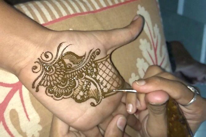 Henna application session with dinner - A Deep Dive into the Experience