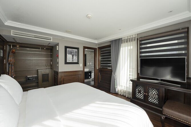 Hera Cruise 2 Days Tour - Explore Halong Bay from Hanoi - FAQs