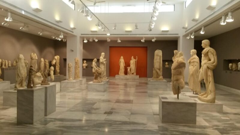 Heraklion: Archaeological Museum Ticket with City Audio Tour - Discovering Heraklion and Its Museum: A Perfect Intro