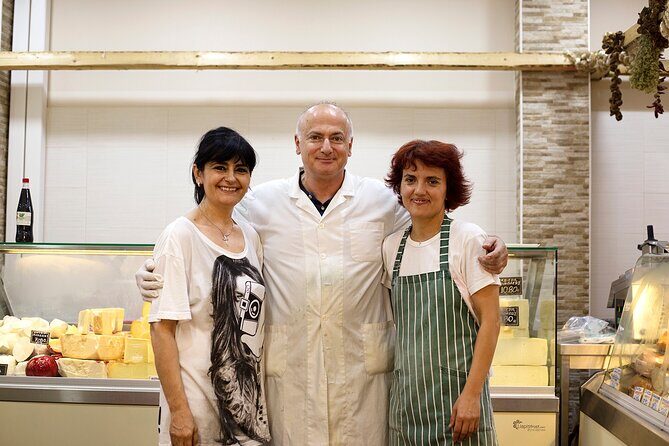 Heraklion Food Stories Walking Tour with 8 local-favorite stops - Who Will Get the Most From This Experience?