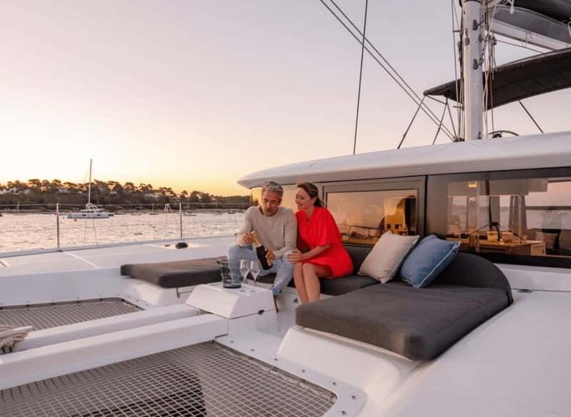 Heraklion Luxury Catamaran Dia Isla -Gourmet Lunch Top Rated - Key Points