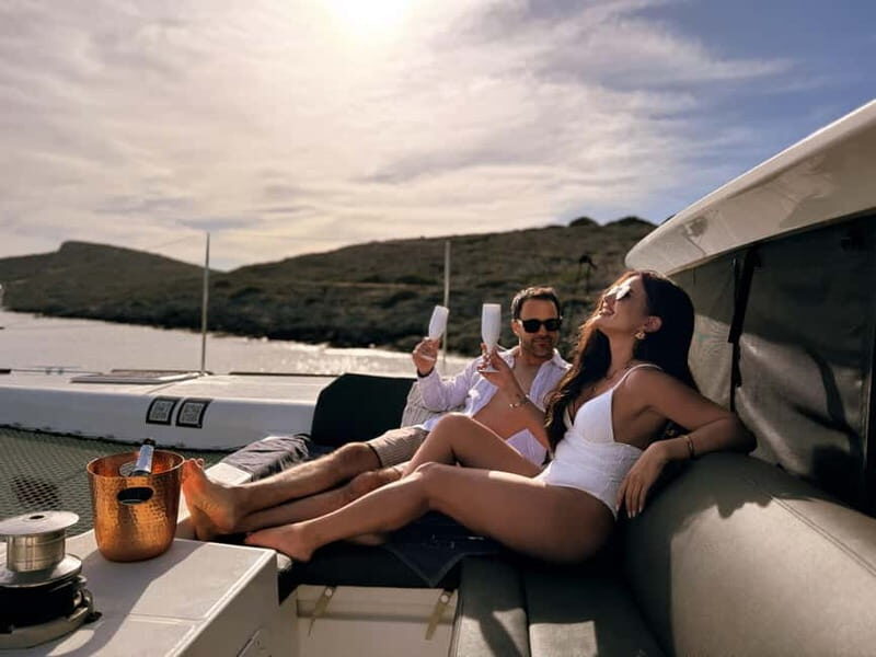 Heraklion Luxury Catamaran Dia Isla -Gourmet Lunch Top Rated - Who Should Consider This Tour?