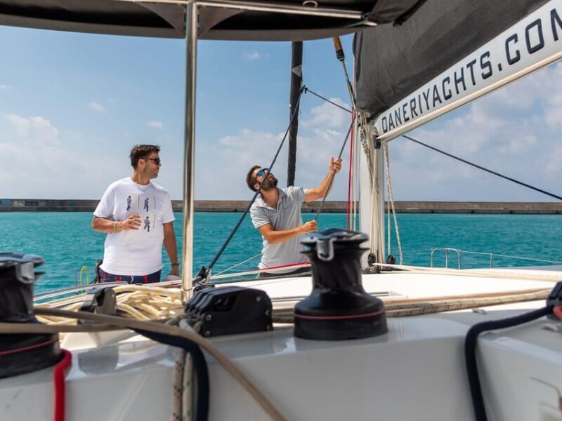 Heraklion: Private Catamaran Cruise to Dia with Meal&Drinks - The Return Trip: Relaxation and Reflection