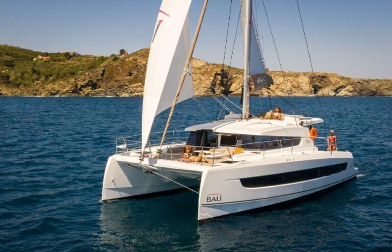 Heraklion: Private Sunset Catamaran Cruise to Dia with Wine - An Unrivaled Scenic Escape with a Touch of Elegance